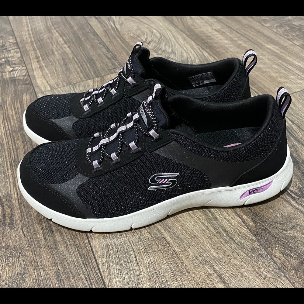 Skecher’s Archfit Sneakers - Gem